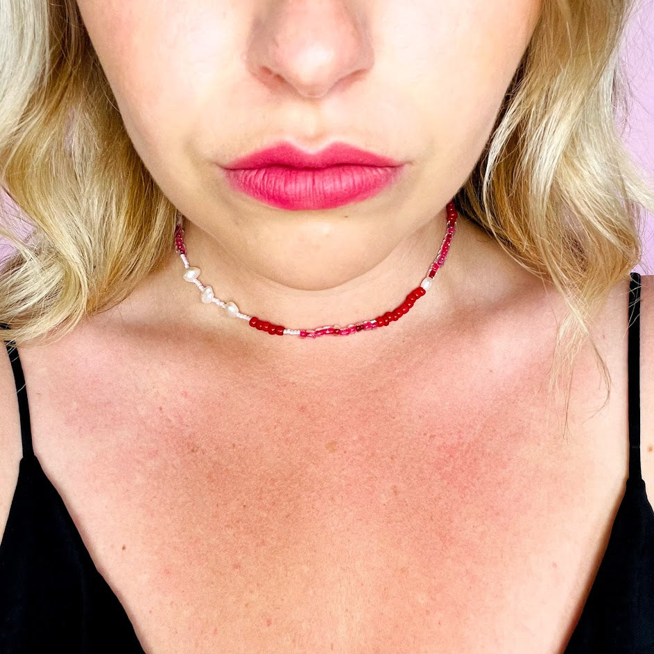 Red velvet necklace store